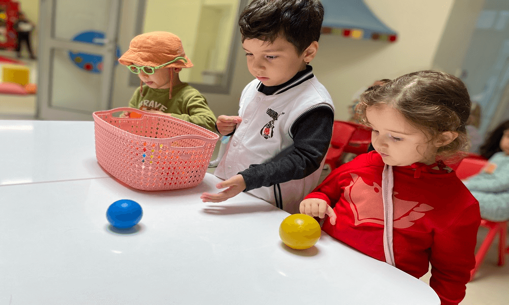 Put on the best bib and tucker, and wear well – Soyak Bilfen Preschool